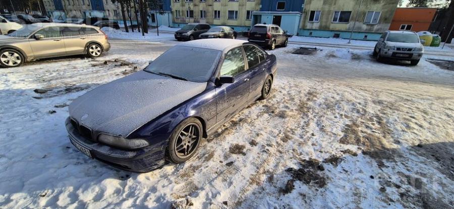 Blue BMW 528 1996 in Riga, with an engine capacity of 2.80 L and mileage of 462 thousand km for 1900 €, photo 1 on AUTOMOTO.COM.LV