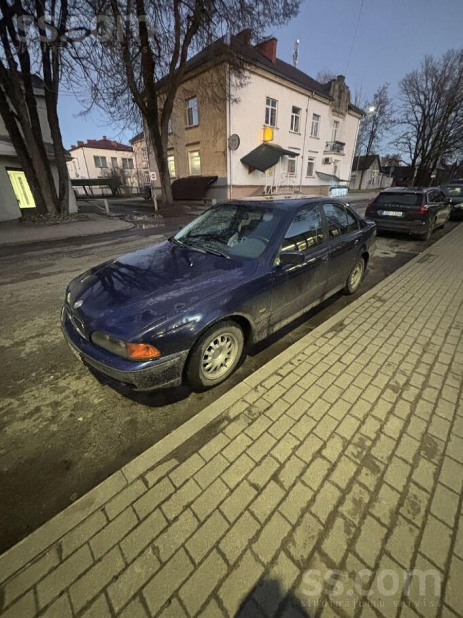 Blue BMW 528 1998 in Balvi, with an engine capacity of 2.80 L and mileage of 350 thousand km for 2100 €, photo 1 on AUTOMOTO.COM.LV