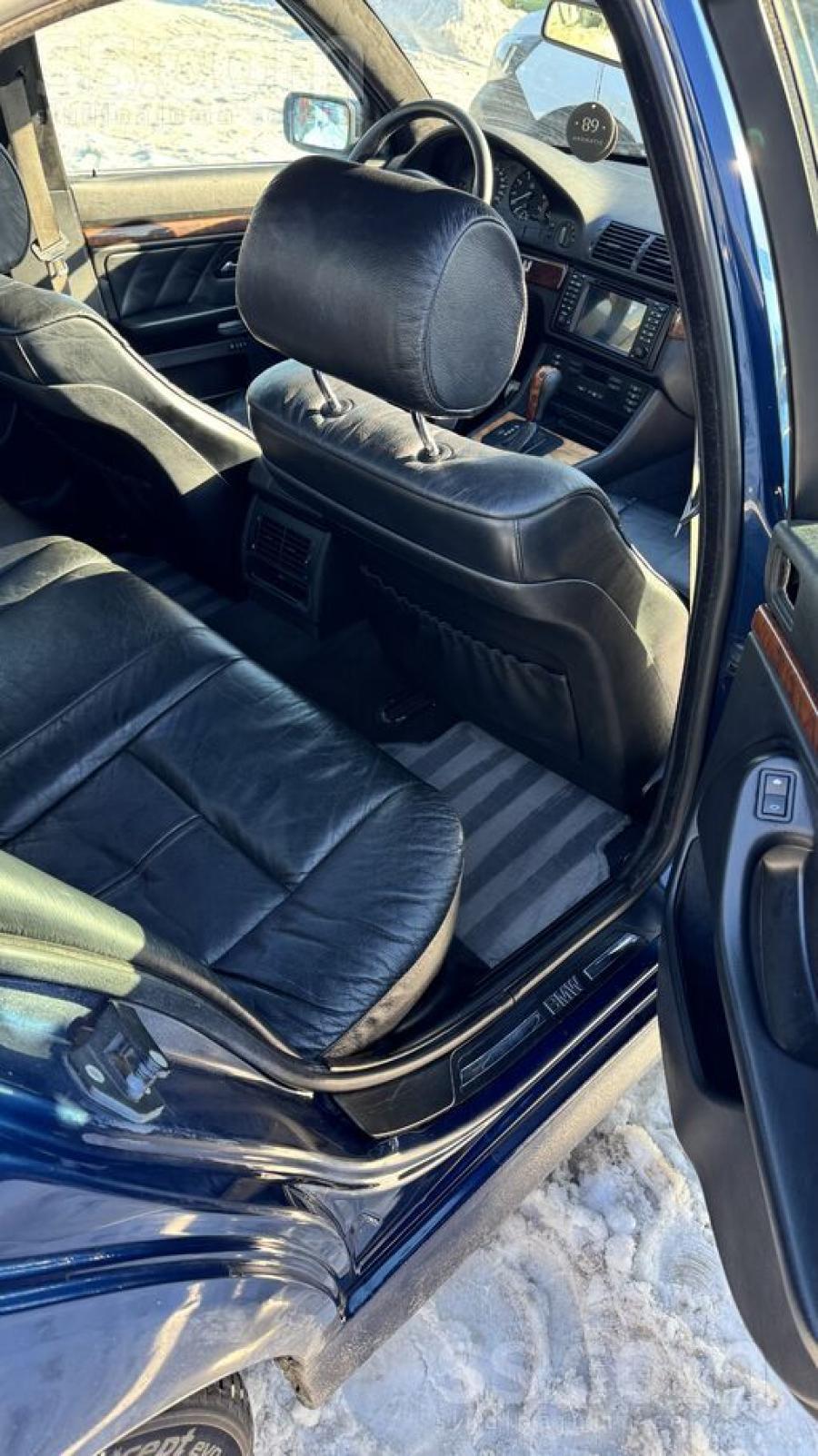 Zils BMW 528 1998 Rīga, ar dzinēja tilpumu 2.80 L un nobraukumu 340 tūkst. km par 2499 €, foto 18 vietnē AUTOMOTO.COM.LV