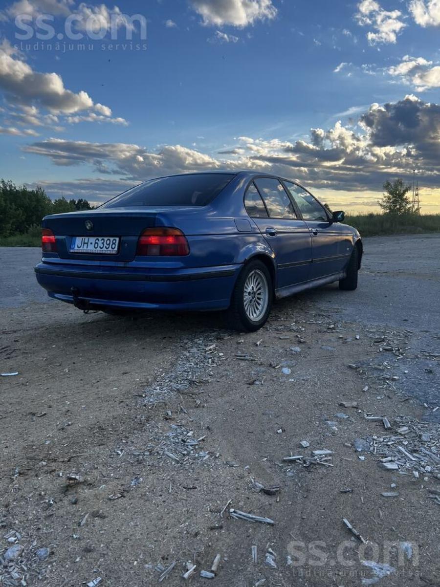 Zils BMW 528 1998 Rēzekne, ar dzinēja tilpumu 2.80 L un nobraukumu 453 tūkst. km par 2300 €, foto 4 vietnē AUTOMOTO.COM.LV