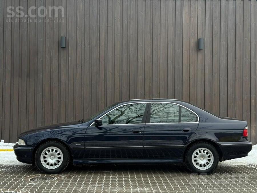 Blue BMW 528 1999 in Riga, with an engine capacity of 2.80 L and mileage of 213 thousand km for 2990 €, photo 4 on AUTOMOTO.COM.LV
