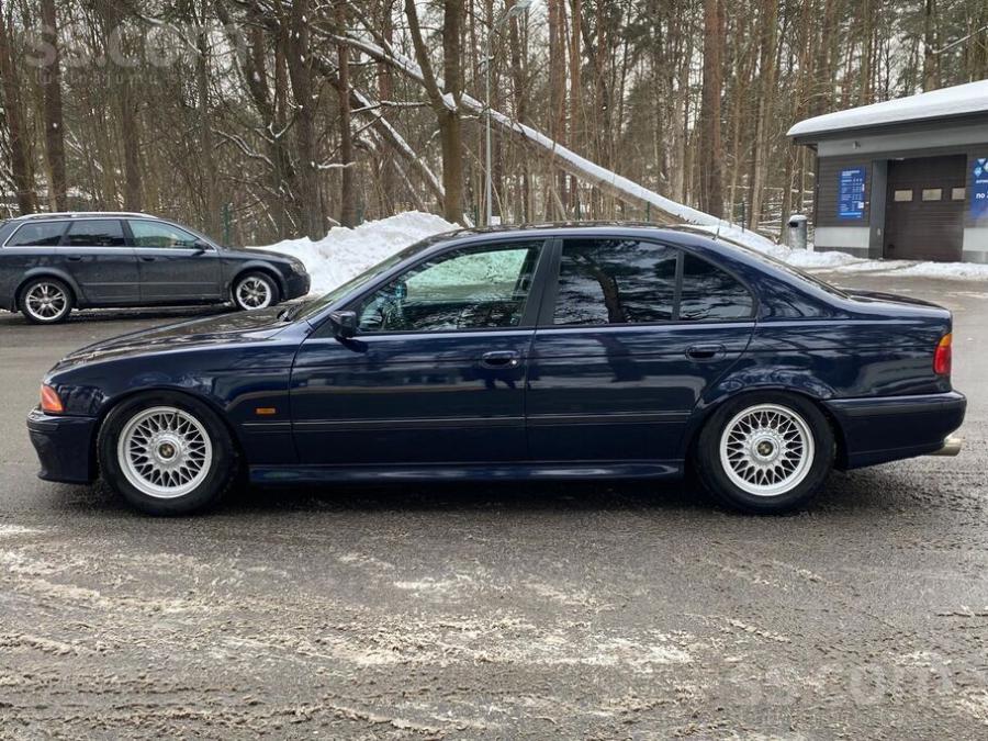 Blue BMW 528 1999 in Riga, with an engine capacity of 2.80 L and mileage of 0 thousand km for 3799 €, photo 2 on AUTOMOTO.COM.LV
