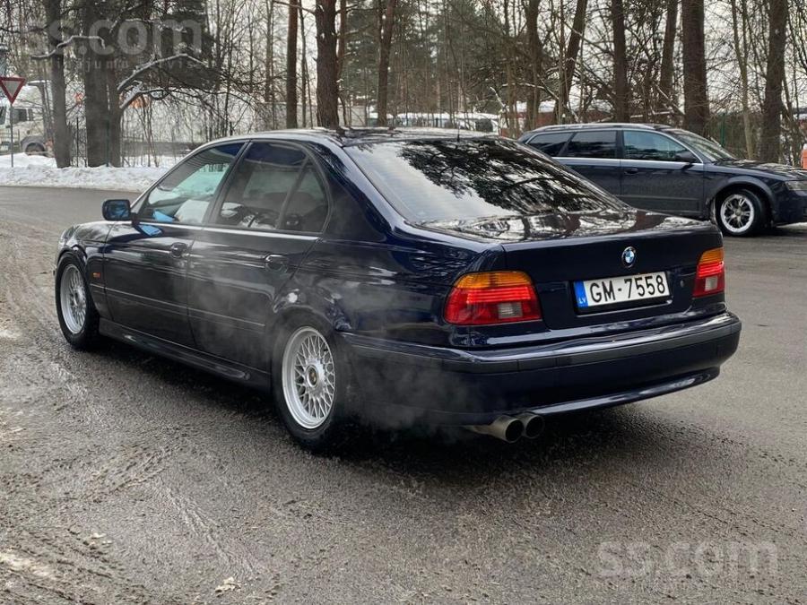 Blue BMW 528 1999 in Riga, with an engine capacity of 2.80 L and mileage of 0 thousand km for 3799 €, photo 3 on AUTOMOTO.COM.LV