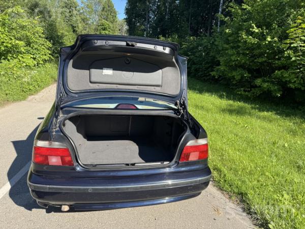 Zils BMW 528 1999 Ogre, ar dzinēja tilpumu 2.80 L un nobraukumu 238 tūkst. km par 7500 €, foto 5 vietnē AUTOMOTO.COM.LV