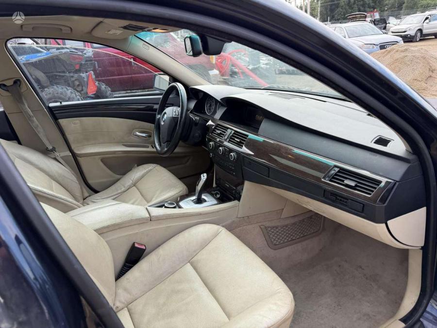 Blue BMW 528 2008 in Siauliai, with an engine capacity of 3.00 L and mileage of 321 thousand km for 2850 €, photo 13 on AUTOMOTO.COM.LV