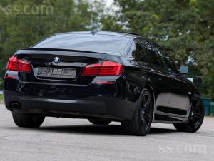 Blue BMW 528 2011 in Riga, with an engine capacity of 3.00 L and mileage of 340 thousand km for 12990 €, photo 7 on AUTOMOTO.COM.LV