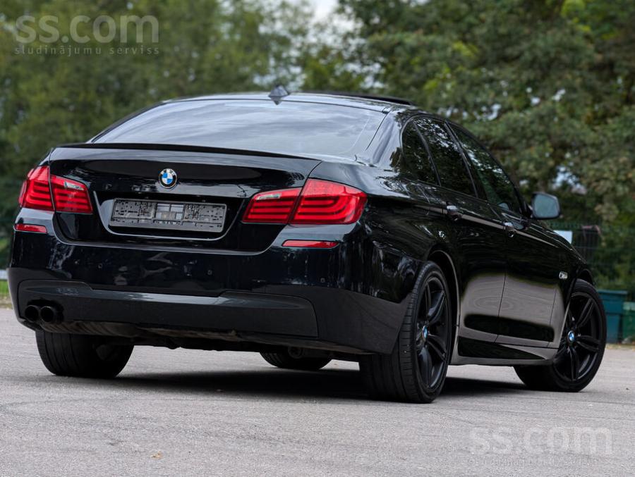 Blue BMW 528 2011 in Riga, with an engine capacity of 3.00 L and mileage of 340 thousand km for 12990 €, photo 7 on AUTOMOTO.COM.LV