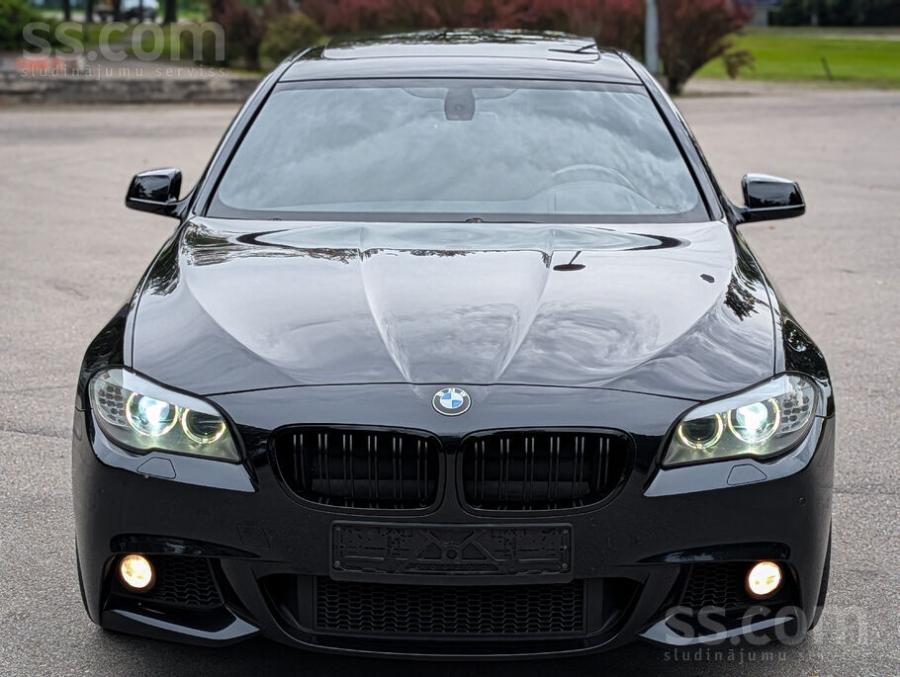 Blue BMW 528 2011 in Riga, with an engine capacity of 3.00 L and mileage of 340 thousand km for 12990 €, photo 12 on AUTOMOTO.COM.LV
