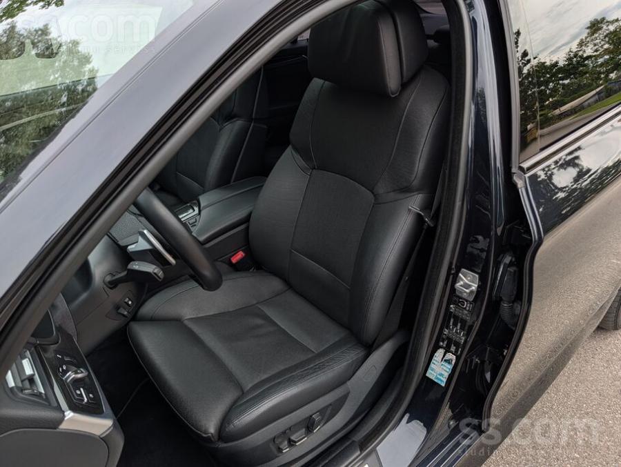 Blue BMW 528 2011 in Riga, with an engine capacity of 3.00 L and mileage of 340 thousand km for 12990 €, photo 15 on AUTOMOTO.COM.LV