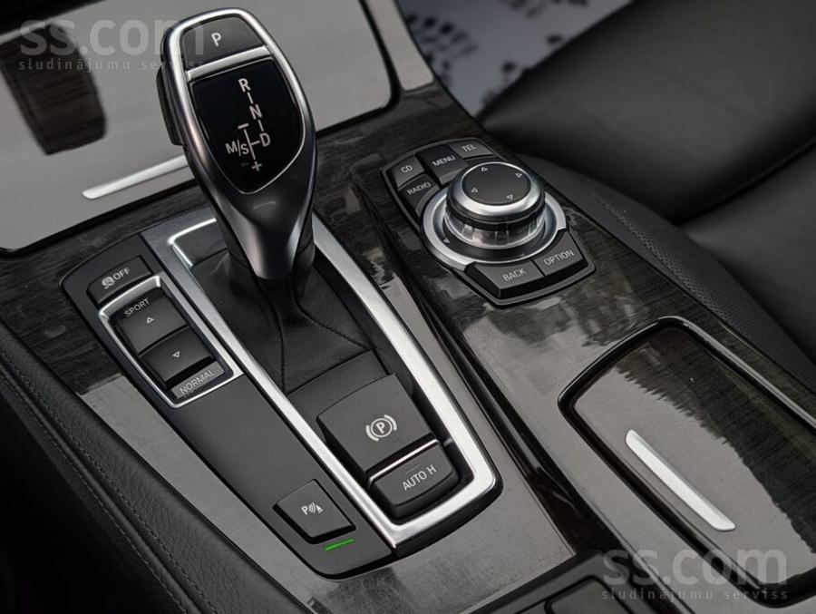 Blue BMW 528 2011 in Riga, with an engine capacity of 3.00 L and mileage of 340 thousand km for 12990 €, photo 27 on AUTOMOTO.COM.LV