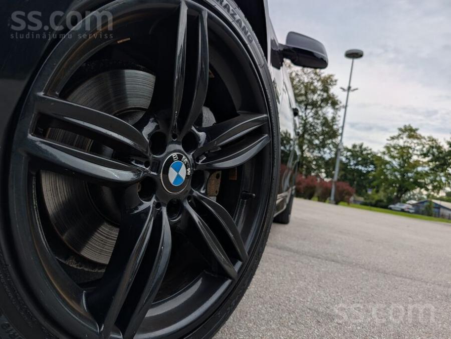 Blue BMW 528 2011 in Riga, with an engine capacity of 3.00 L and mileage of 340 thousand km for 12990 €, photo 31 on AUTOMOTO.COM.LV