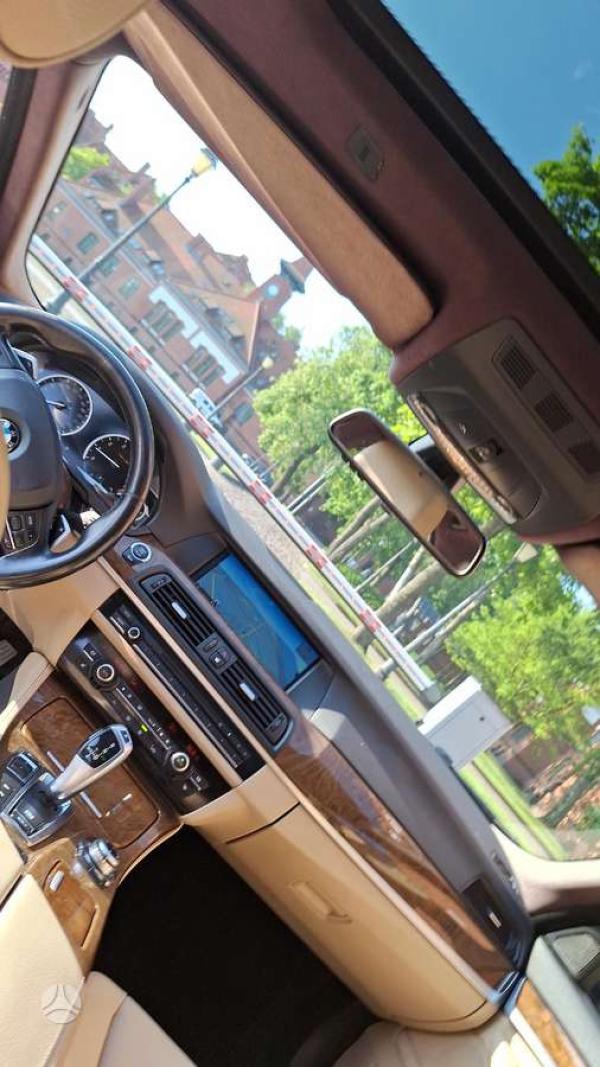Brown BMW 528 2012 in Klaipeda, with an engine capacity of 2.00 L and mileage of 228 thousand km for 7999 €, photo 12 on AUTOMOTO.COM.LV