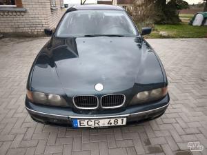 Zaļš BMW 528 1996 Viļņa, ar dzinēja tilpumu 2.80 L un nobraukumu 373 tūkst. km par 1300 €, foto  vietnē AUTOMOTO.COM.LV