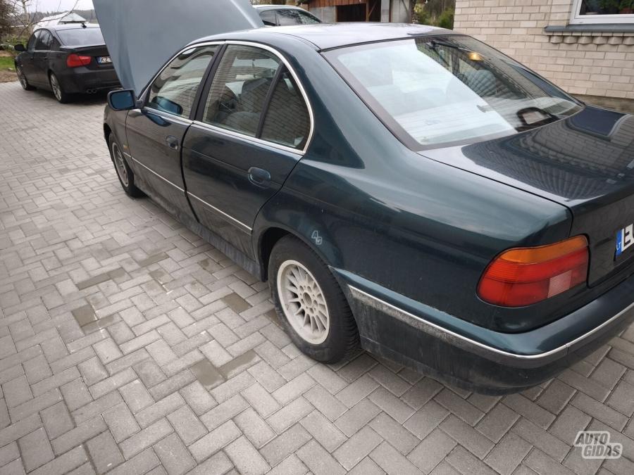 Zaļš BMW 528 1996 Viļņa, ar dzinēja tilpumu 2.80 L un nobraukumu 373 tūkst. km par 1300 €, foto 7 vietnē AUTOMOTO.COM.LV