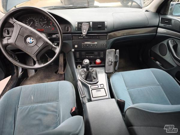 Zaļš BMW 528 1996 Viļņa, ar dzinēja tilpumu 2.80 L un nobraukumu 373 tūkst. km par 1300 €, foto 7 vietnē AUTOMOTO.COM.LV
