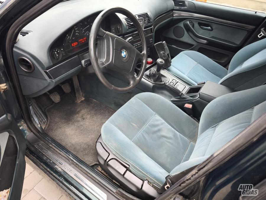 Zaļš BMW 528 1996 Viļņa, ar dzinēja tilpumu 2.80 L un nobraukumu 373 tūkst. km par 1300 €, foto 10 vietnē AUTOMOTO.COM.LV