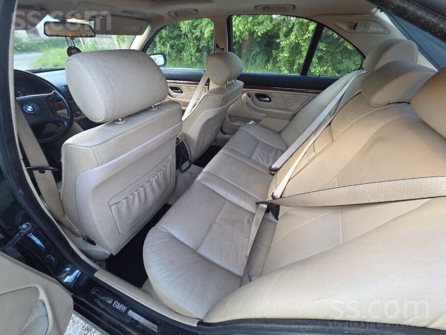 Green BMW 528 2000 in Daugavpils, with an engine capacity of 2.80 L and mileage of 0 thousand km for 3500 €, photo 4 on AUTOMOTO.COM.LV