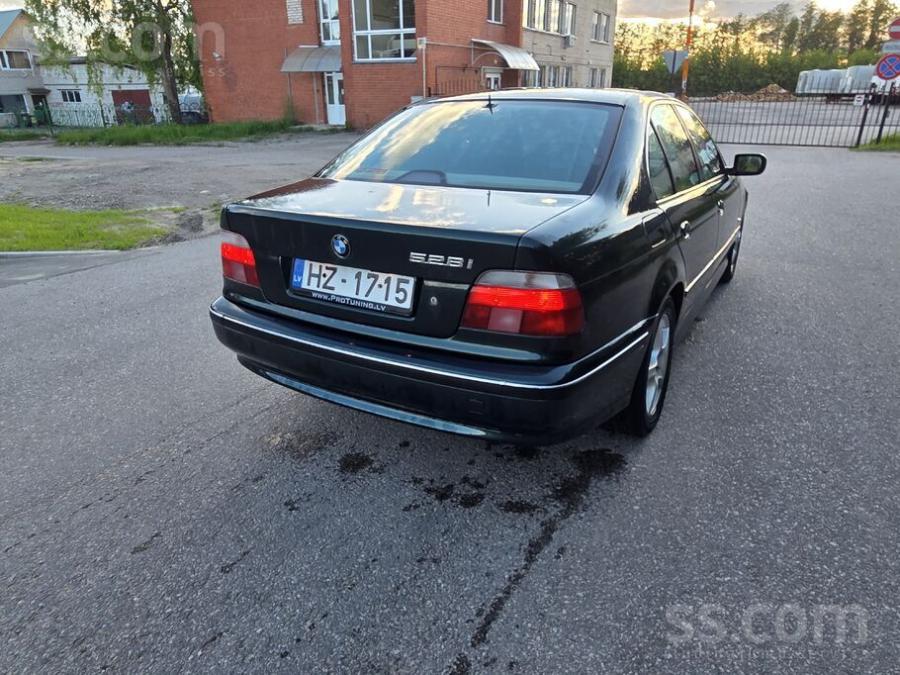 Green BMW 528 2000 in Daugavpils, with an engine capacity of 2.80 L and mileage of 0 thousand km for 3500 €, photo 8 on AUTOMOTO.COM.LV