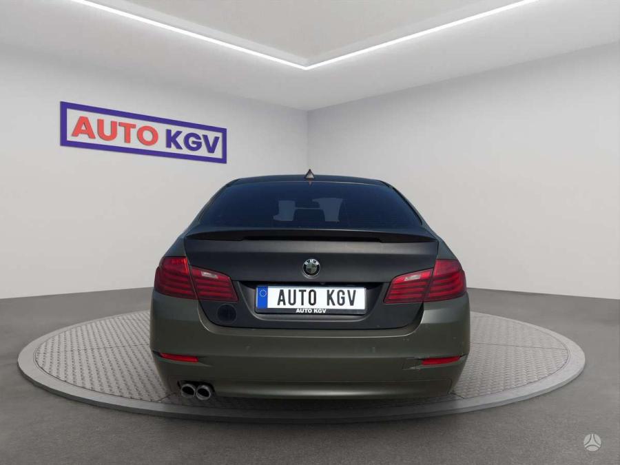 Green BMW 528 2015 in Kaunas, with an engine capacity of 2.00 L and mileage of 149 thousand km for 9999 €, photo 5 on AUTOMOTO.COM.LV