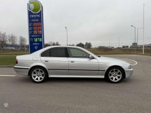 Grey BMW 528 1999 in Elektrenai, with an engine capacity of 2.79 L and mileage of 330 thousand km for 2250 €, photo 2 on AUTOMOTO.COM.LV