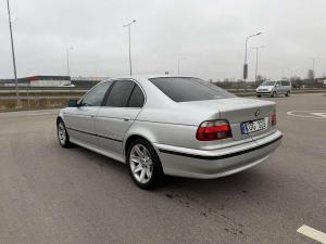 Grey BMW 528 1999 in Elektrenai, with an engine capacity of 2.79 L and mileage of 330 thousand km for 2250 €, photo 4 on AUTOMOTO.COM.LV