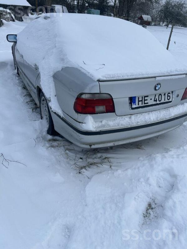 Grey BMW 528 1999 in Tukums, with an engine capacity of 2.80 L and mileage of 329 thousand km for 1500 €, photo 7 on AUTOMOTO.COM.LV