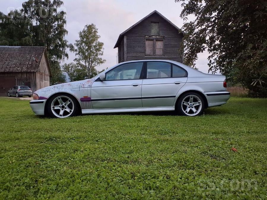 Pelēks BMW 528 1999 Rīga, ar dzinēja tilpumu 2.80 L un nobraukumu 0 tūkst. km par 1900 €, foto 3 vietnē AUTOMOTO.COM.LV