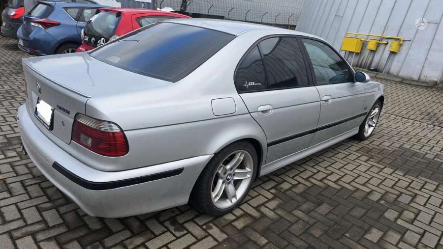Grey BMW 528 2000 in Gargzdai, with an engine capacity of 2.80 L and mileage of 366 thousand km for 4999 €, photo 8 on AUTOMOTO.COM.LV