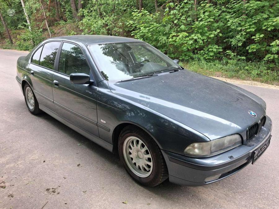 Pelēks BMW 528 2000 Viļņa, ar dzinēja tilpumu 3.00 L un nobraukumu 330 tūkst. km par 3300 €, foto 4 vietnē AUTOMOTO.COM.LV