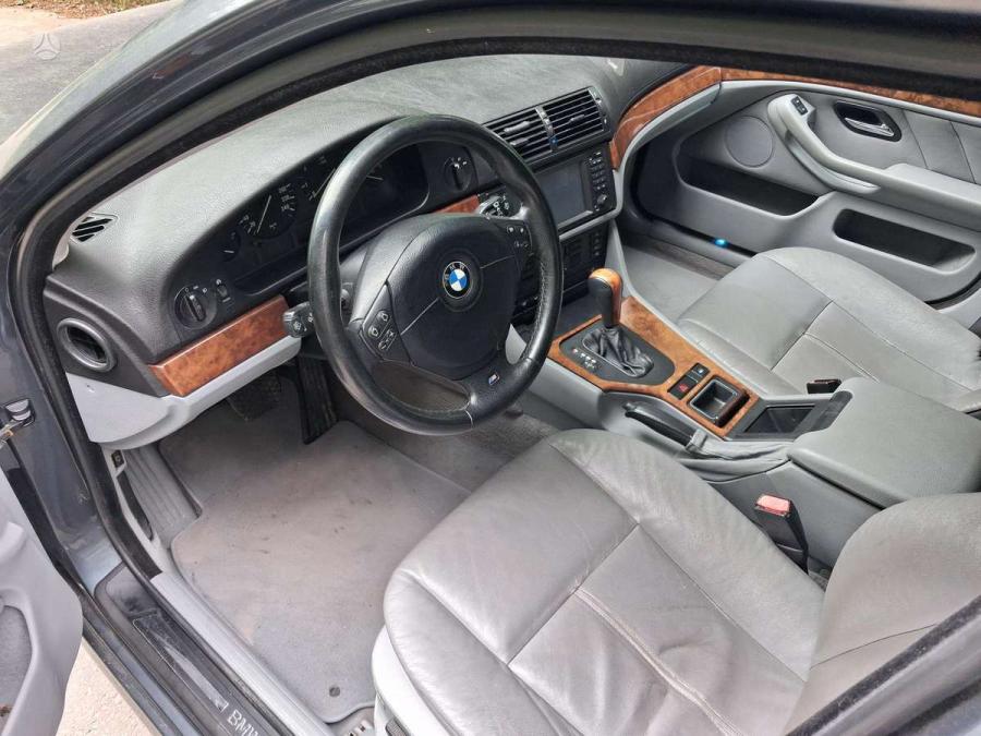 Pelēks BMW 528 2000 Viļņa, ar dzinēja tilpumu 3.00 L un nobraukumu 330 tūkst. km par 3300 €, foto 8 vietnē AUTOMOTO.COM.LV