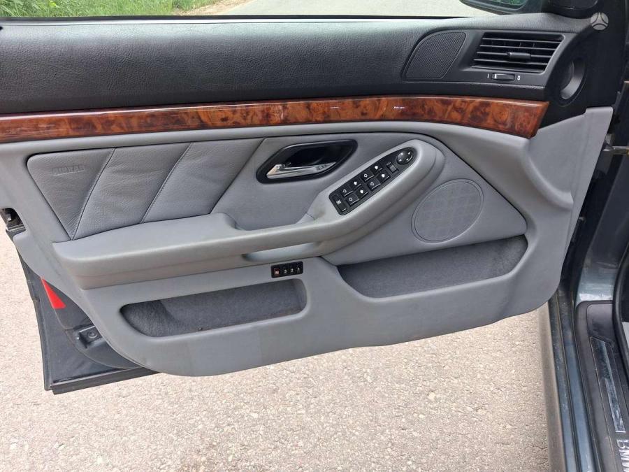 Pelēks BMW 528 2000 Viļņa, ar dzinēja tilpumu 3.00 L un nobraukumu 330 tūkst. km par 3300 €, foto 11 vietnē AUTOMOTO.COM.LV