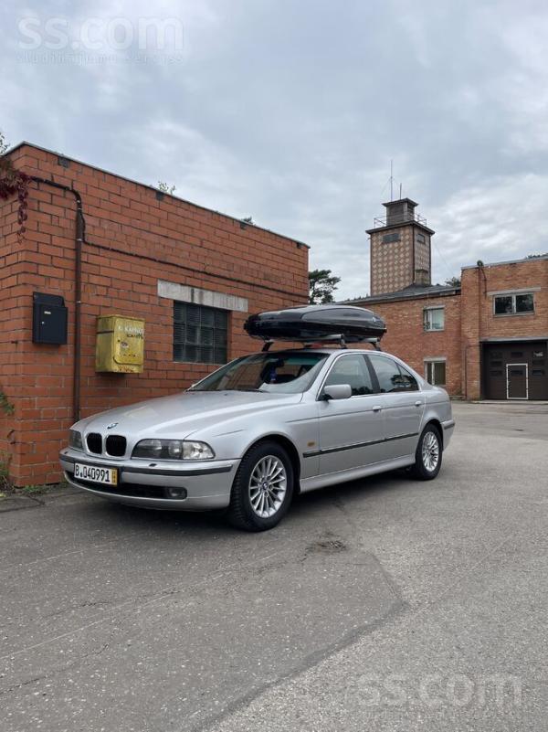 Pelēks BMW 528 2000 Rīga, ar dzinēja tilpumu 2.80 L un nobraukumu 231 tūkst. km par 2350 €, foto 3 vietnē AUTOMOTO.COM.LV