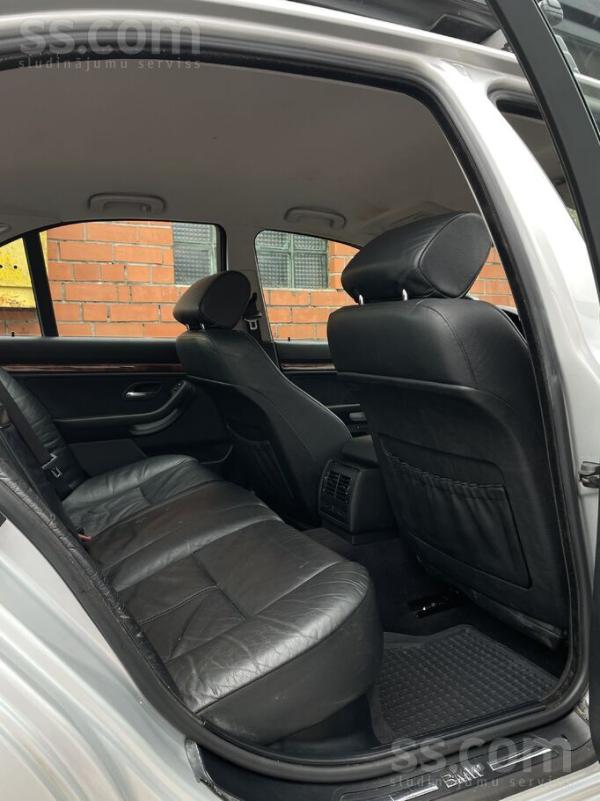 Pelēks BMW 528 2000 Rīga, ar dzinēja tilpumu 2.80 L un nobraukumu 231 tūkst. km par 2350 €, foto 9 vietnē AUTOMOTO.COM.LV