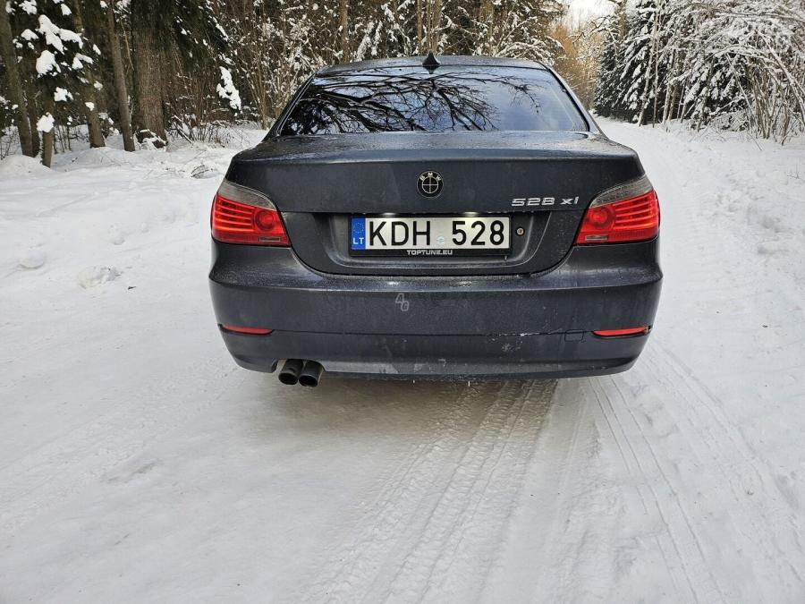 Pelēks BMW 528 2008 Klaipėda, ar dzinēja tilpumu 3.00 L un nobraukumu 329 tūkst. km par 3000 €, foto 7 vietnē AUTOMOTO.COM.LV