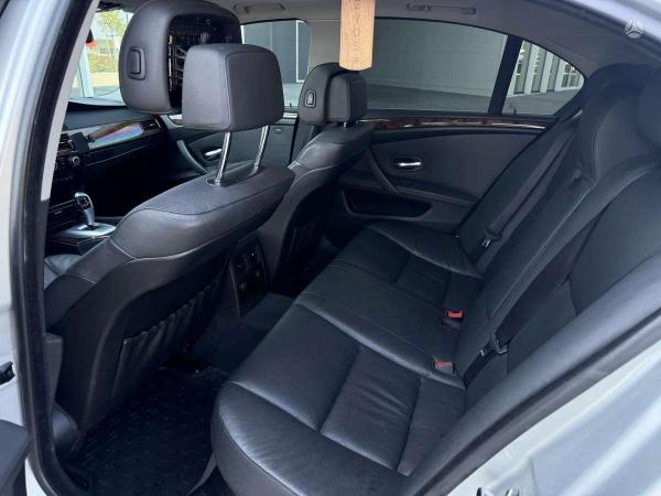 Pelēks BMW 528 2008 Viļņa, ar dzinēja tilpumu 3.00 L un nobraukumu 362 tūkst. km par 3000 €, foto 8 vietnē AUTOMOTO.COM.LV