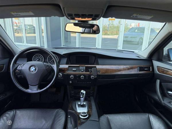 Pelēks BMW 528 2008 Viļņa, ar dzinēja tilpumu 3.00 L un nobraukumu 362 tūkst. km par 3000 €, foto 9 vietnē AUTOMOTO.COM.LV