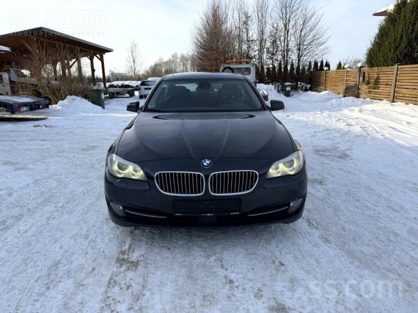 Grey BMW 528 2010 in Saldus, with an engine capacity of 3.00 L and mileage of 0 thousand km for 5490 €, photo 2 on AUTOMOTO.COM.LV