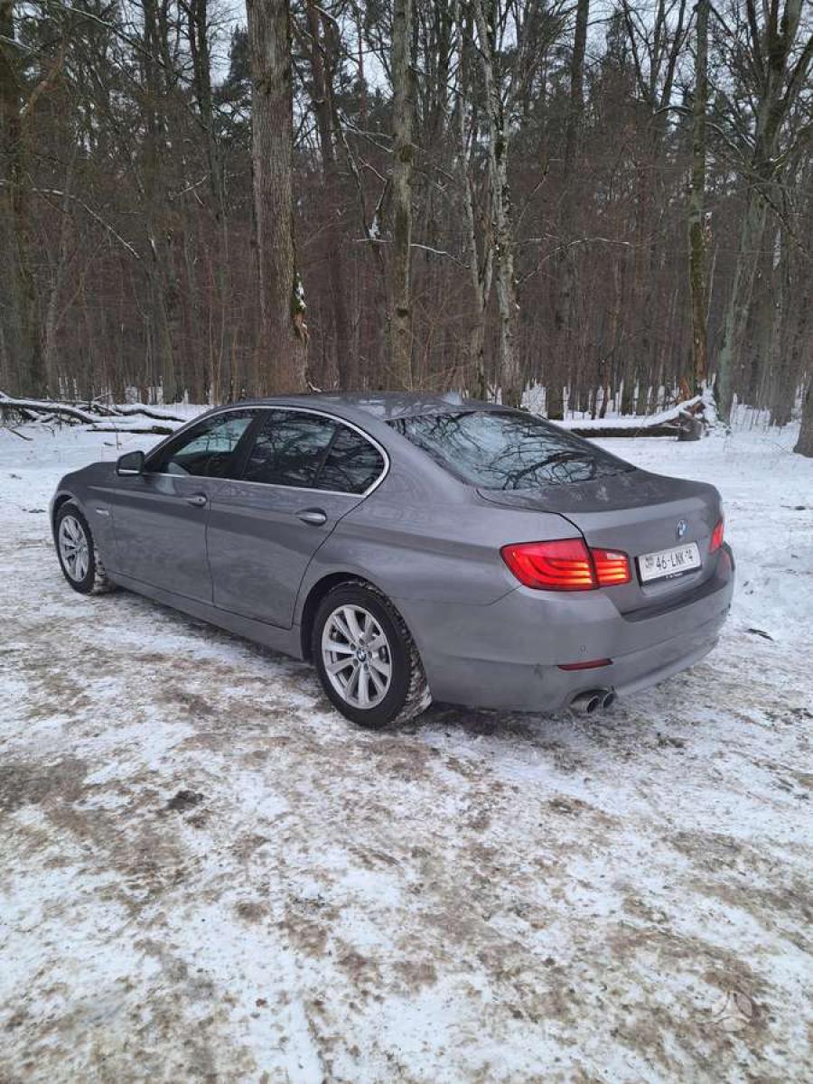 Pelēks BMW 528 2010 Alīta, ar dzinēja tilpumu 3.00 L un nobraukumu 307 tūkst. km par 8800 €, foto 4 vietnē AUTOMOTO.COM.LV