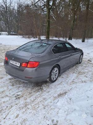 Pelēks BMW 528 2010 Alīta, ar dzinēja tilpumu 3.00 L un nobraukumu 307 tūkst. km par 8800 €, foto 6 vietnē AUTOMOTO.COM.LV