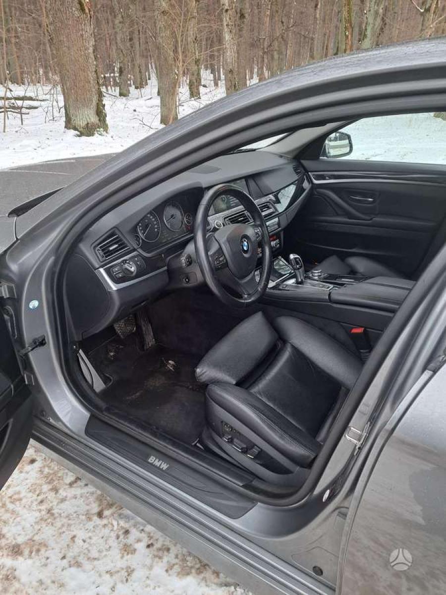 Pelēks BMW 528 2010 Alīta, ar dzinēja tilpumu 3.00 L un nobraukumu 307 tūkst. km par 8800 €, foto 8 vietnē AUTOMOTO.COM.LV
