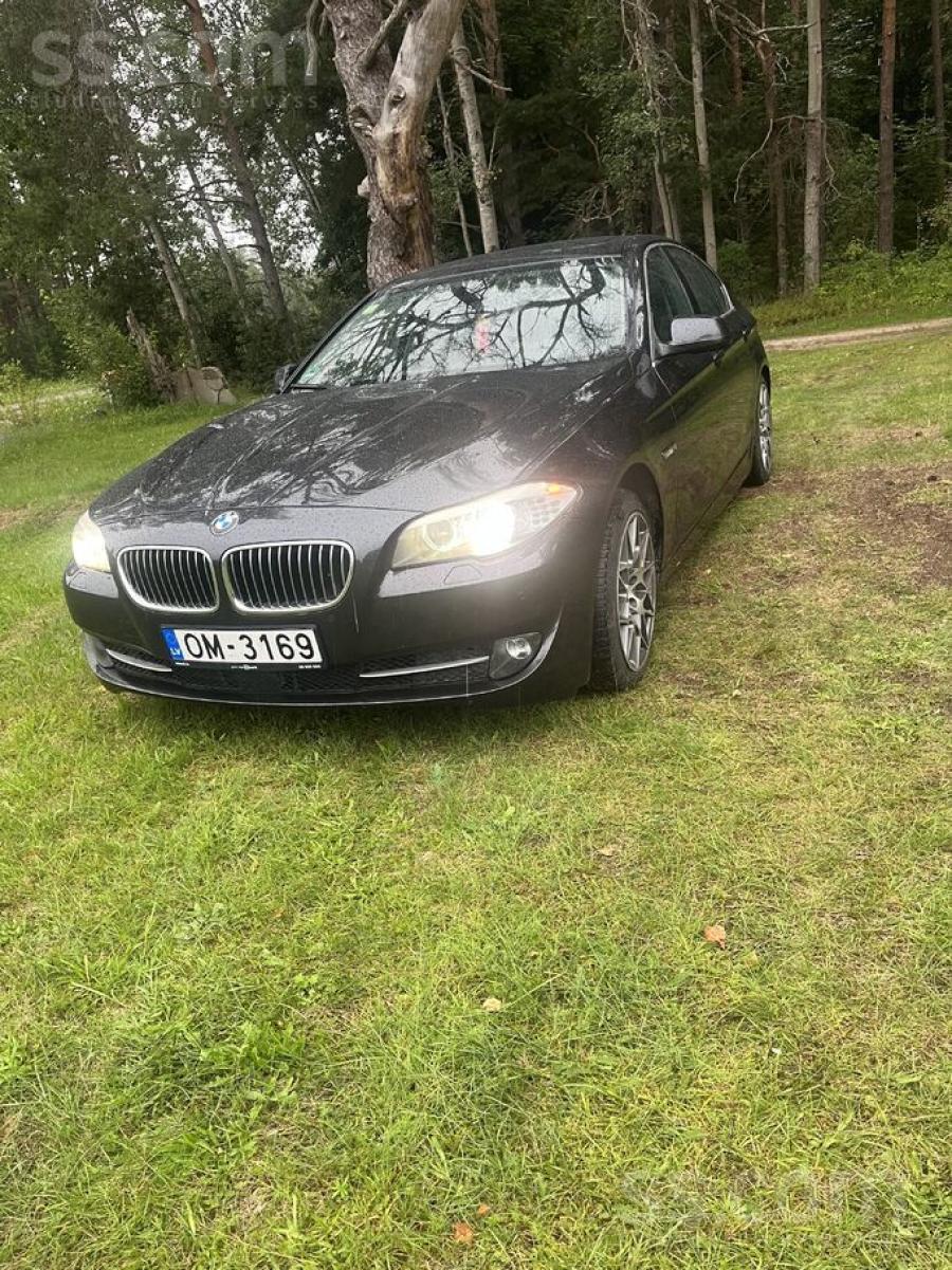 Pelēks BMW 528 2010 Liepāja, ar dzinēja tilpumu 3.00 L un nobraukumu 457 tūkst. km par 8200 €, foto 1 vietnē AUTOMOTO.COM.LV