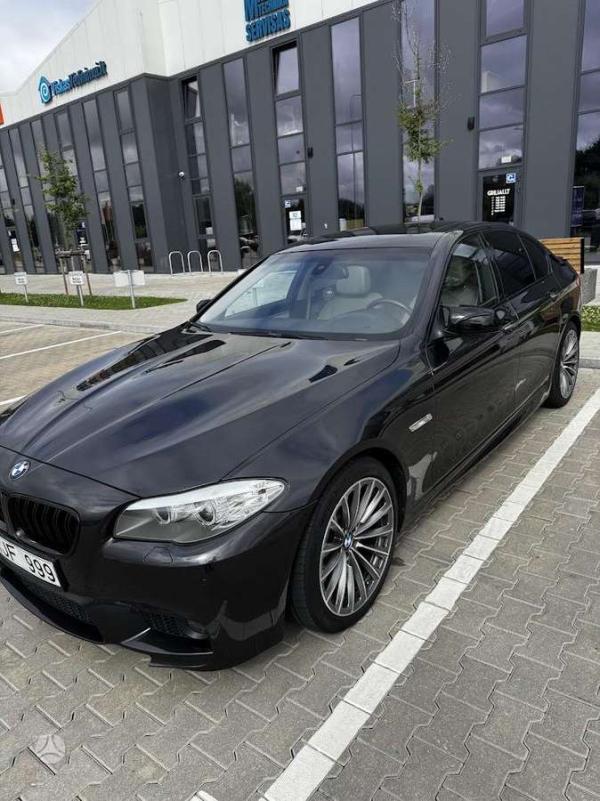 Grey BMW 528 2011 in Kaunas, with an engine capacity of 3.00 L and mileage of 301 thousand km for 9200 €, photo 3 on AUTOMOTO.COM.LV