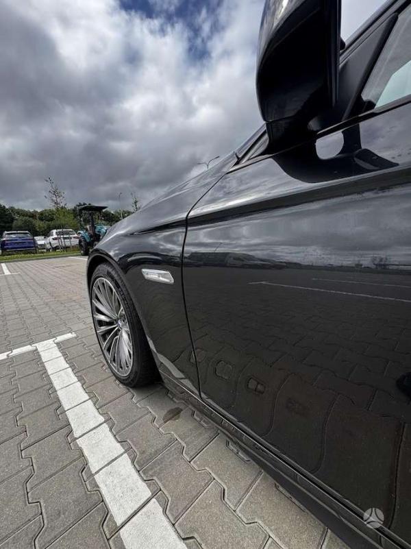 Grey BMW 528 2011 in Kaunas, with an engine capacity of 3.00 L and mileage of 301 thousand km for 9200 €, photo 8 on AUTOMOTO.COM.LV