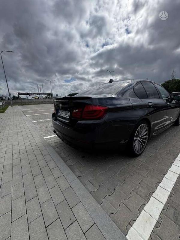 Grey BMW 528 2011 in Kaunas, with an engine capacity of 3.00 L and mileage of 301 thousand km for 9200 €, photo 9 on AUTOMOTO.COM.LV
