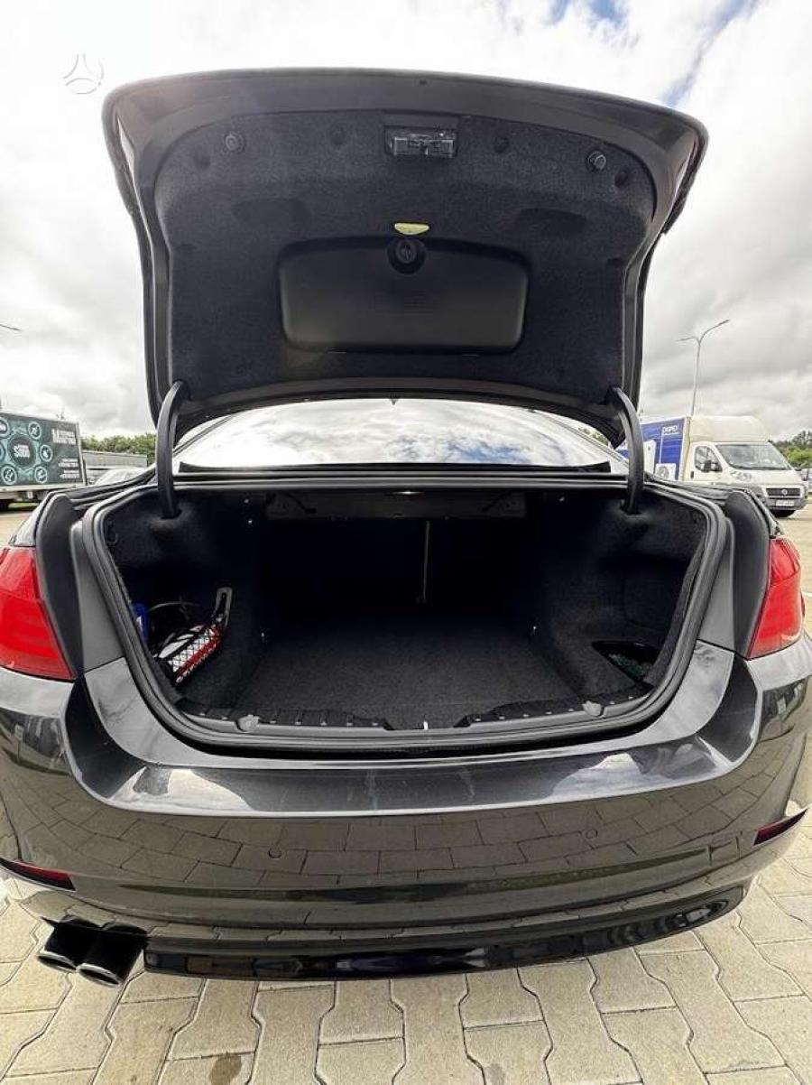 Pelēks BMW 528 2011 Kauņa, ar dzinēja tilpumu 3.00 L un nobraukumu 301 tūkst. km par 9200 €, foto 14 vietnē AUTOMOTO.COM.LV