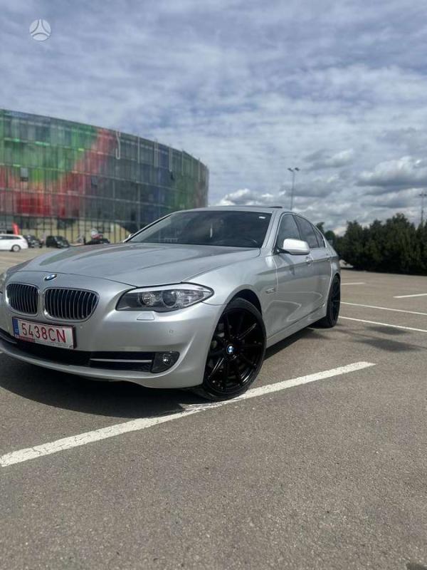 Pelēks BMW 528 2011 Šauļi, ar dzinēja tilpumu 3.00 L un nobraukumu 270 tūkst. km par 6000 €, foto 1 vietnē AUTOMOTO.COM.LV