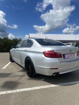 Grey BMW 528 2011 in Siauliai, with an engine capacity of 3.00 L and mileage of 270 thousand km for 6000 €, photo 5 on AUTOMOTO.COM.LV