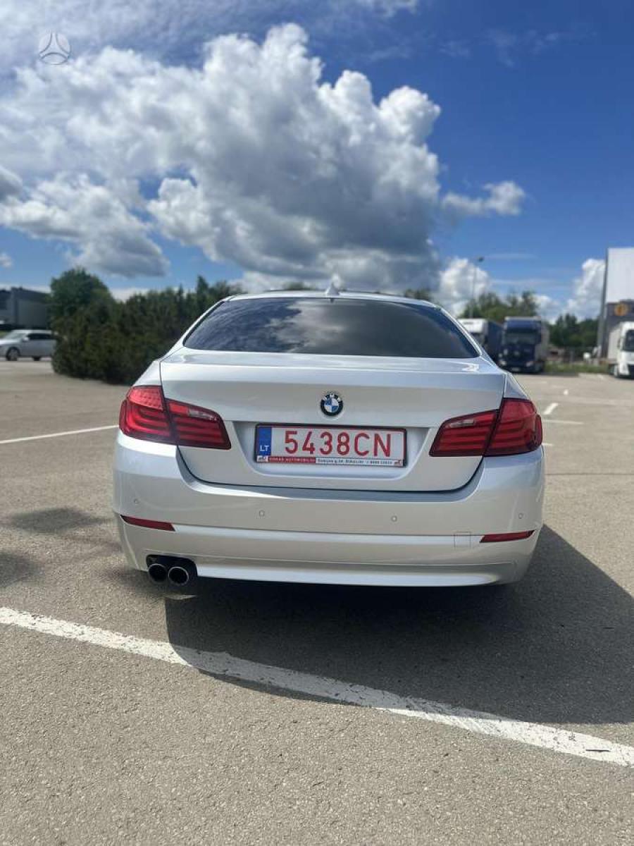 Grey BMW 528 2011 in Siauliai, with an engine capacity of 3.00 L and mileage of 270 thousand km for 6000 €, photo 6 on AUTOMOTO.COM.LV