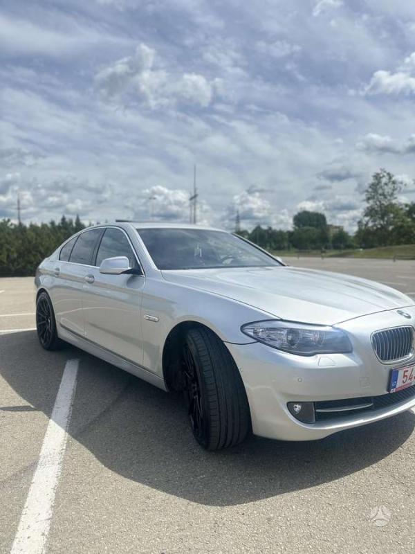 Pelēks BMW 528 2011 Šauļi, ar dzinēja tilpumu 3.00 L un nobraukumu 270 tūkst. km par 6000 €, foto 8 vietnē AUTOMOTO.COM.LV