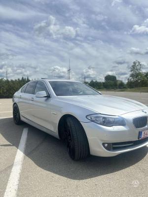 Grey BMW 528 2011 in Siauliai, with an engine capacity of 3.00 L and mileage of 270 thousand km for 6000 €, photo 9 on AUTOMOTO.COM.LV